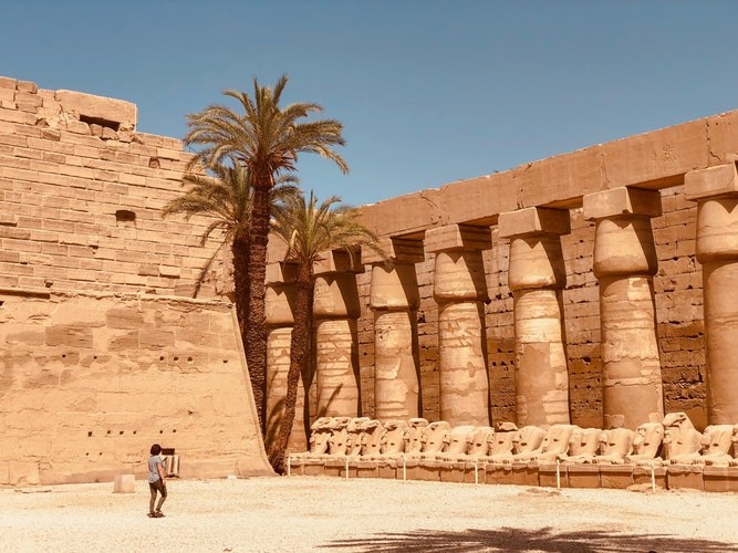 egypt growth surprises positively
